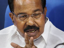 Moily clears projects worth Rs 1 lakh cr within 20 days