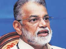 ISRO chief visits Tirupati temple to seek divine intervention