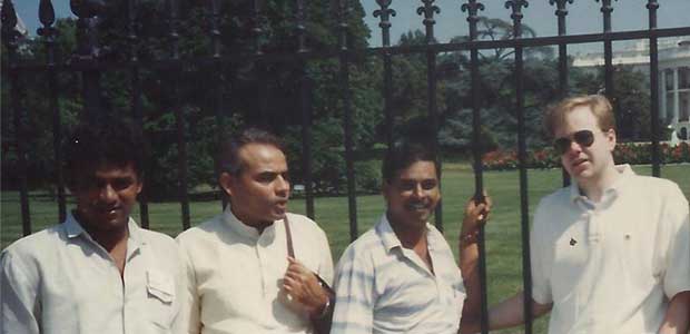 Rare 20 year old pictures of Modi outside White House go viral ...