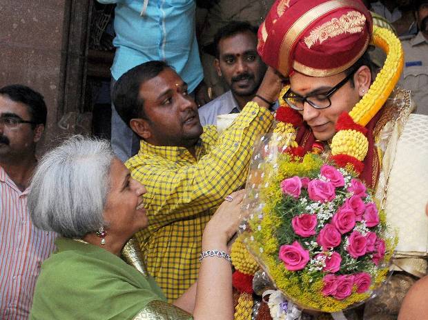 Mysore royals adopt new crown prince | Business Standard News