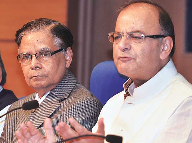 Finance Commission recommends 42% devolution of divisible funds to ...