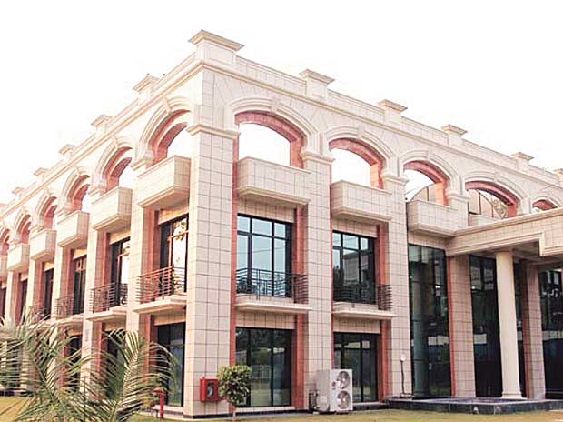 IIPM's Arindam Chaudhuri reboots business model | B-school Features ...