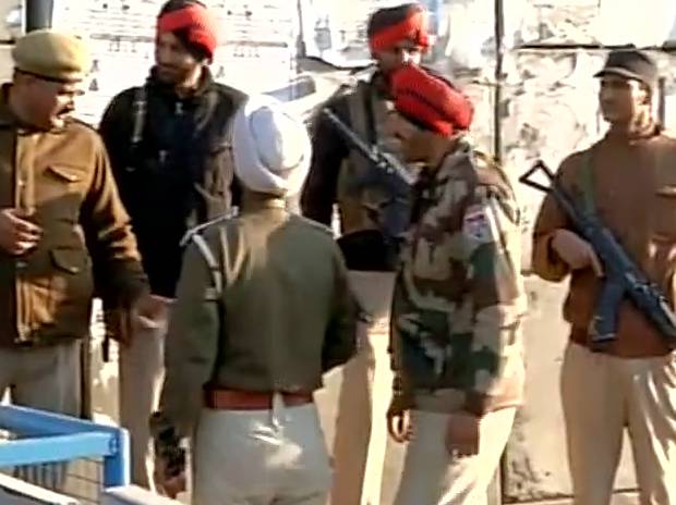 Punjab put on alert after Pathankot terror incident | Business Standard ...