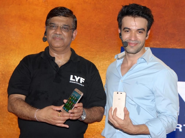 Reliance launches LYF Earth 2 smartphone with retina scan at Rs 19,999