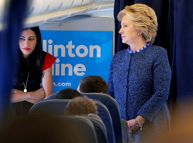 Clinton team steels against email fallout