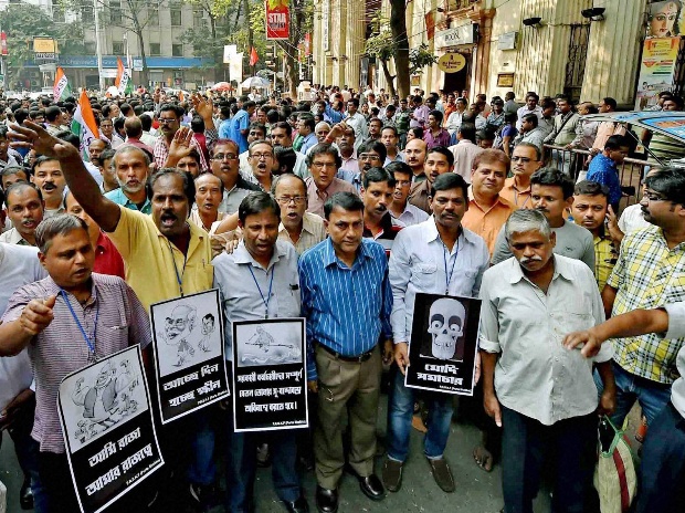 Cash shortage across India: Banks disburse Rs 5,000-10,000 per person ...