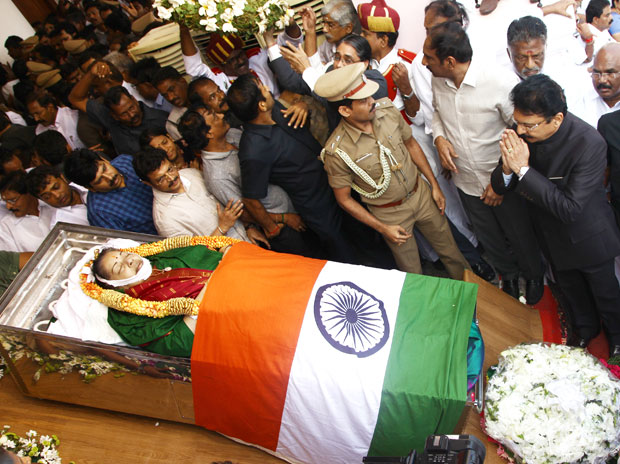 Jayalalithaa's death brings Chennai to grinding halt | Business ...
