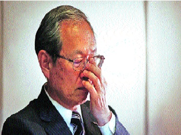 Toshiba's CEO Satoshi Tsunakawa steps down amid restructuring efforts ...