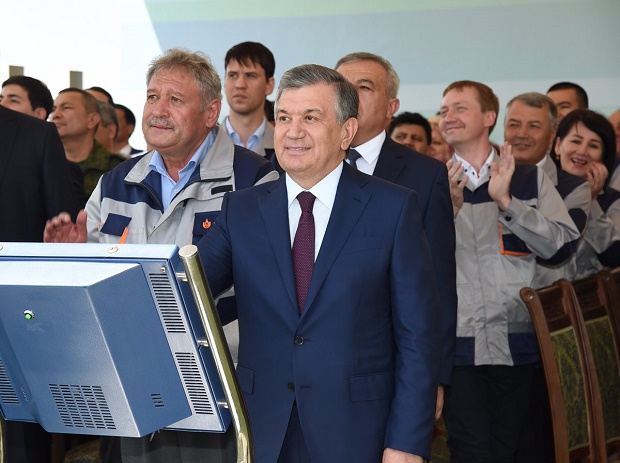 Amid efforts to fight corruption, Uzbek President calls prosecutors trash