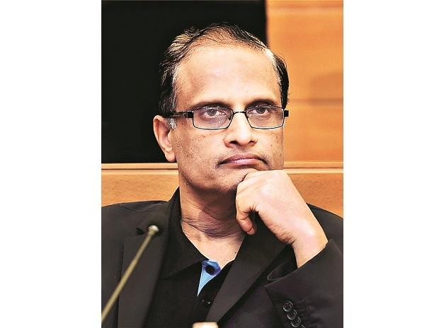 Pravin Rao, team need to check attrition at Infosys, say analysts