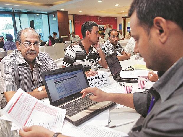 I-T notices to 116,000 for cash deposits above Rs 25 lakh after note ...