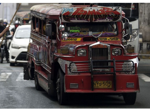 20 dead, 24 injured in bus accident on way to Christmas mass in Philippines