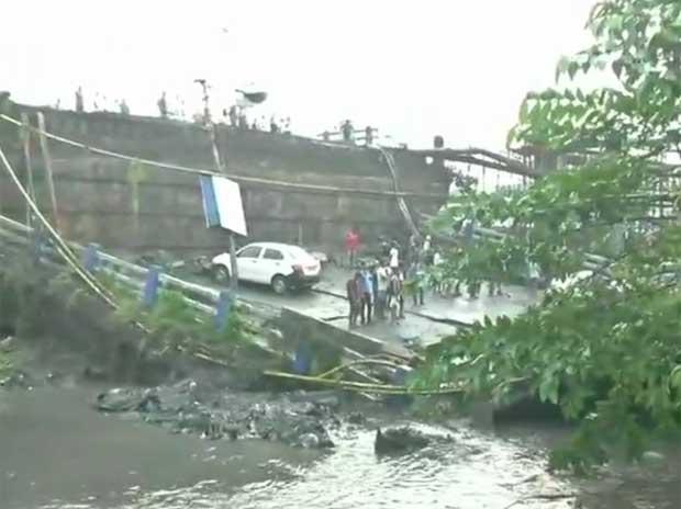 Majerhat bridge in south Kolkata collapses; several trapped in debris
