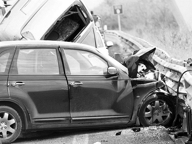 Road accidents kill 20 people an hour, two-thirds are 18-45 yrs: MoRTH ...