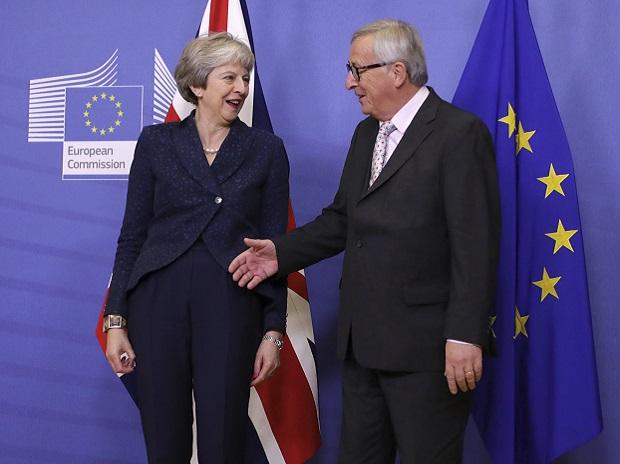 EU leaders approve Brexit deal, say UK Parliament has to vote for plan