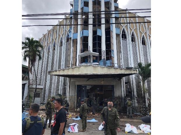 Twin bombings at Philippines church kill 20; ISIS claims responsibility ...
