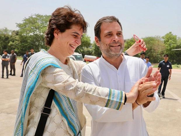 Priyanka hails Rahul for having courage to quit, says she respects decision