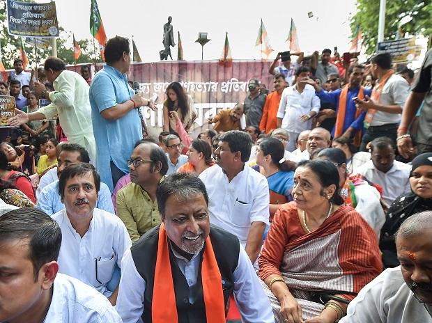 BJP stages protest against killing of its eight party workers in Bengal ...
