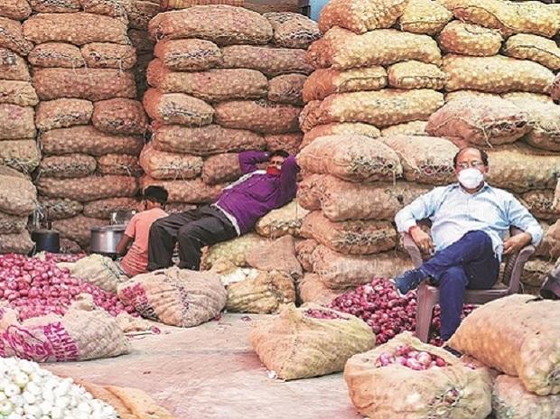 Politics of Maharashtra heats up as govt imposes 40% export duty on onion