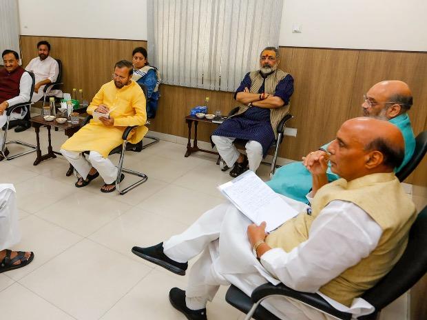 In pics: From politicians to common man, Indians practice social ...