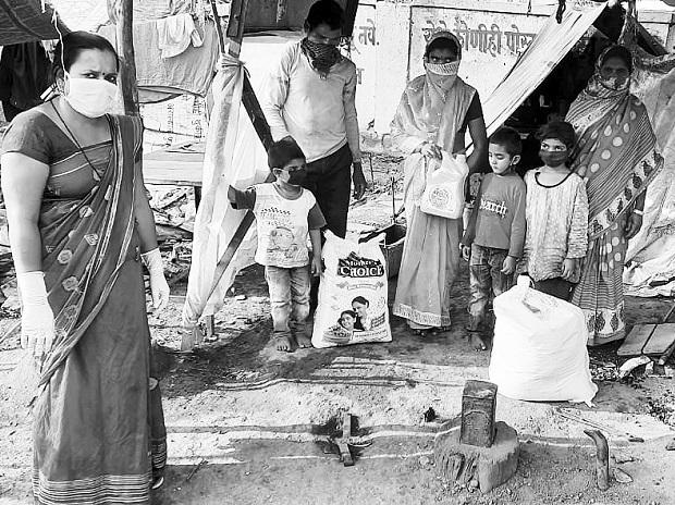 Fighting coronavirus: The other frontline workers of the pandemic ...