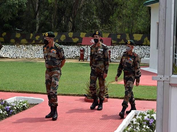 Western Army commander reviews operational preparedness in Jammu ...