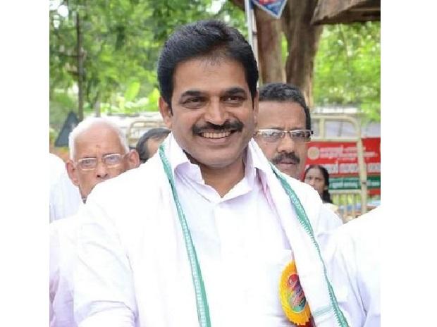 Congress' KC Venugopal injured in stampede during Bharat Jodo Yatra in ...