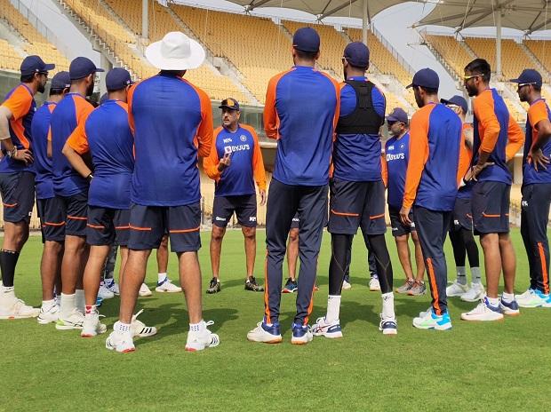 Ind vs Eng 1st Test: Shastri welcomes Indian squad with rousing address