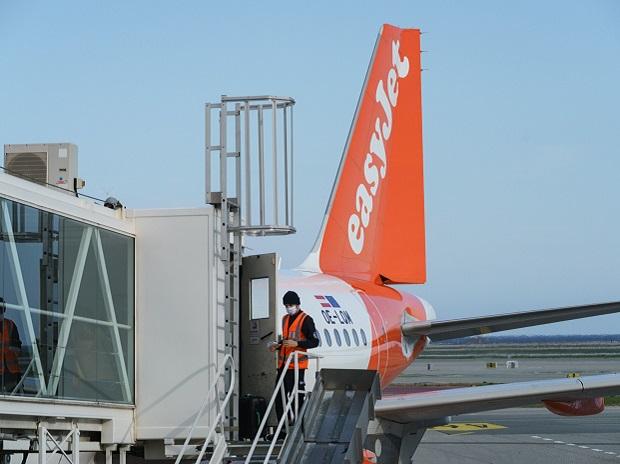 EasyJet ticket sales surge as UK PM unveils plan for air travel return ...