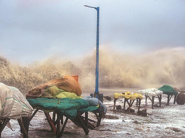 India faced 117 cyclones from 1970-2019, over 40,000 lives lost: Study ...