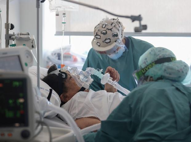 Spurred by Delta variant, third Covid wave is getting stronger globally ...