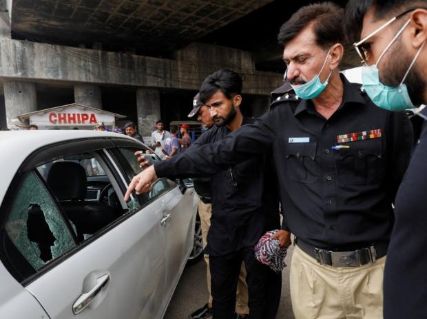 Gunmen on motorcycle wound Chinese in Pakistan's port city of Karachi ...