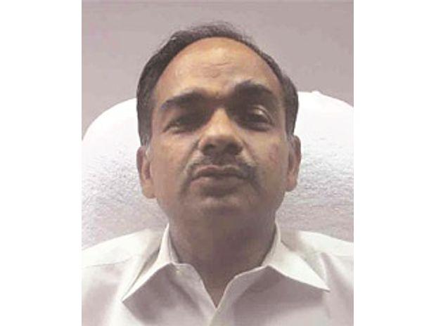 'India should plan strategic fuel reserves', says Power Secy Alok Kumar ...