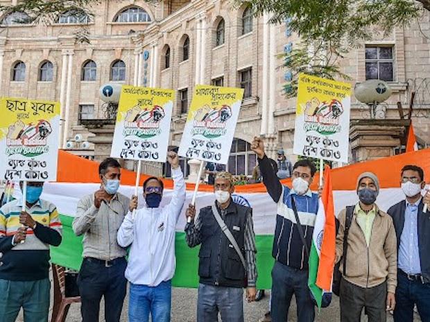 Bank strike continues for second day; services across Bengal hit ...