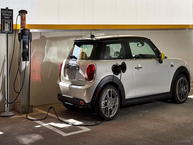 BMW drives in all-electric MINI Cooper SE at Rs 47.2 lakh | Automobile ...