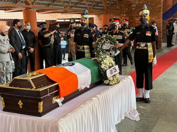 Last rites of ex-COAS Gen Rodrigues held with full military honours in ...