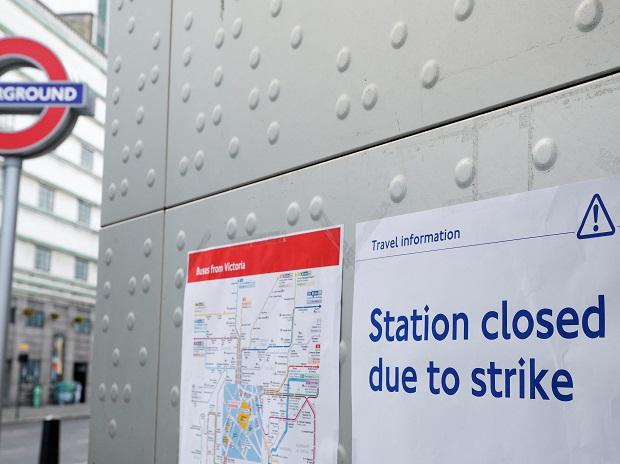 Biggest rail strike in 30 years over pay and jobs brings UK to ...