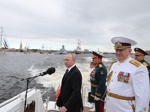 On Navy Day, Vladimir Putin says United States is main threat to Russia ...
