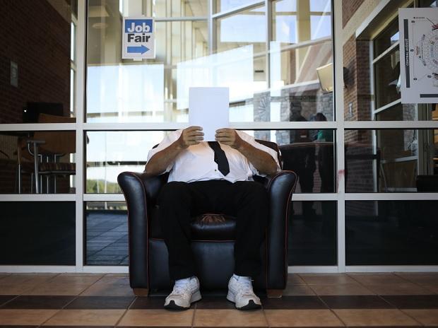 US weekly jobless claims rise to 262,000, highest since Nov 2021 ...