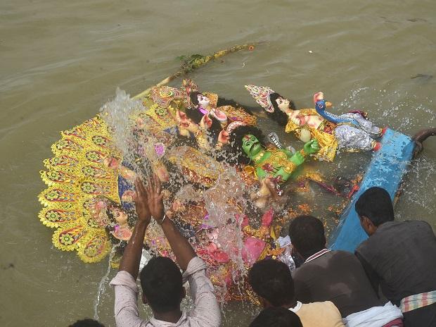 Curtains down on Durga puja festival in West Bengal with idol immersion ...