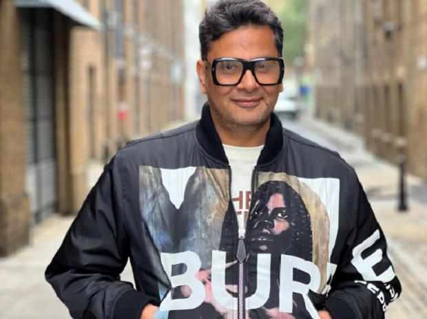 I like to know the director's world, says filmmaker Mukesh Chhabra I like to know the director's world, says filmmaker Mukesh Chhabra