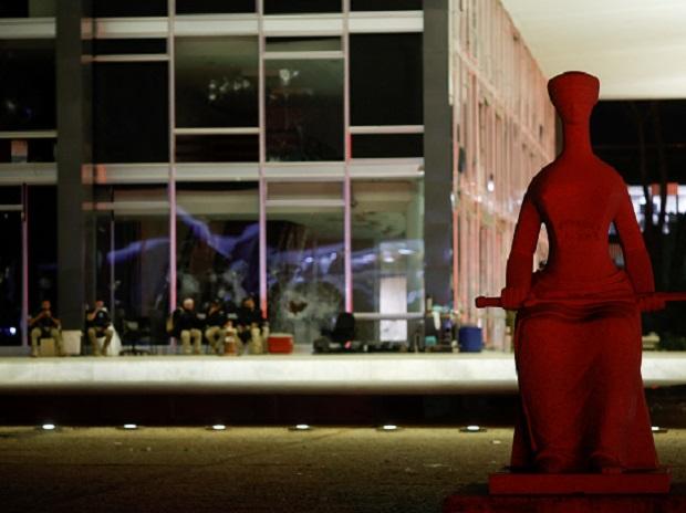 Brazil insurrection: How so many people came to attack their own govt ...