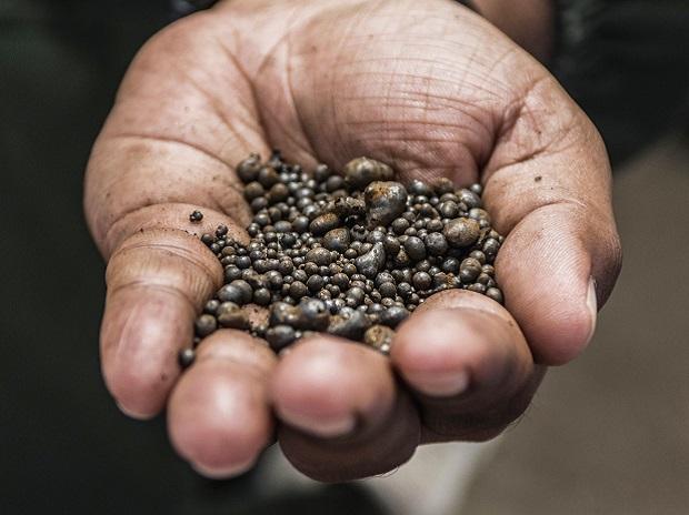 Cobalt's battery-powered boom in 2022 on EV demand surge busts ...