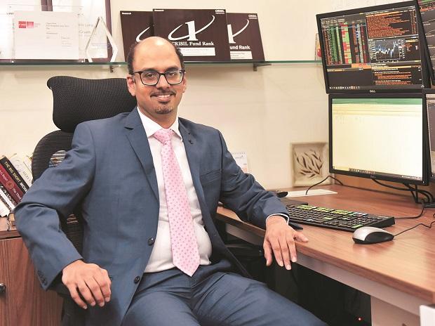 Short-to-medium debt: Active play pays dividends for ICICI MF's Banthia ...