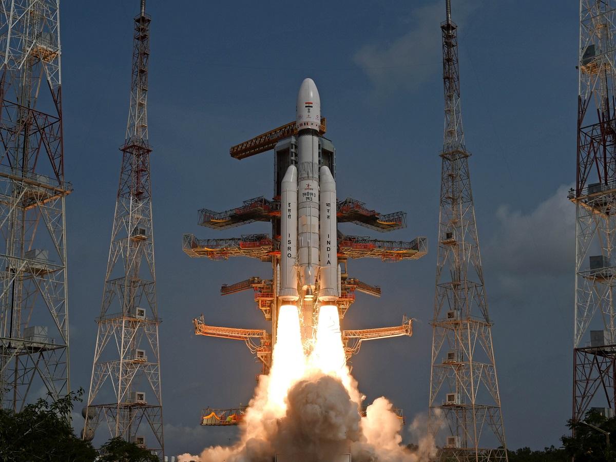 Starlink rival OneWeb completes fleet to offer global broadband ...