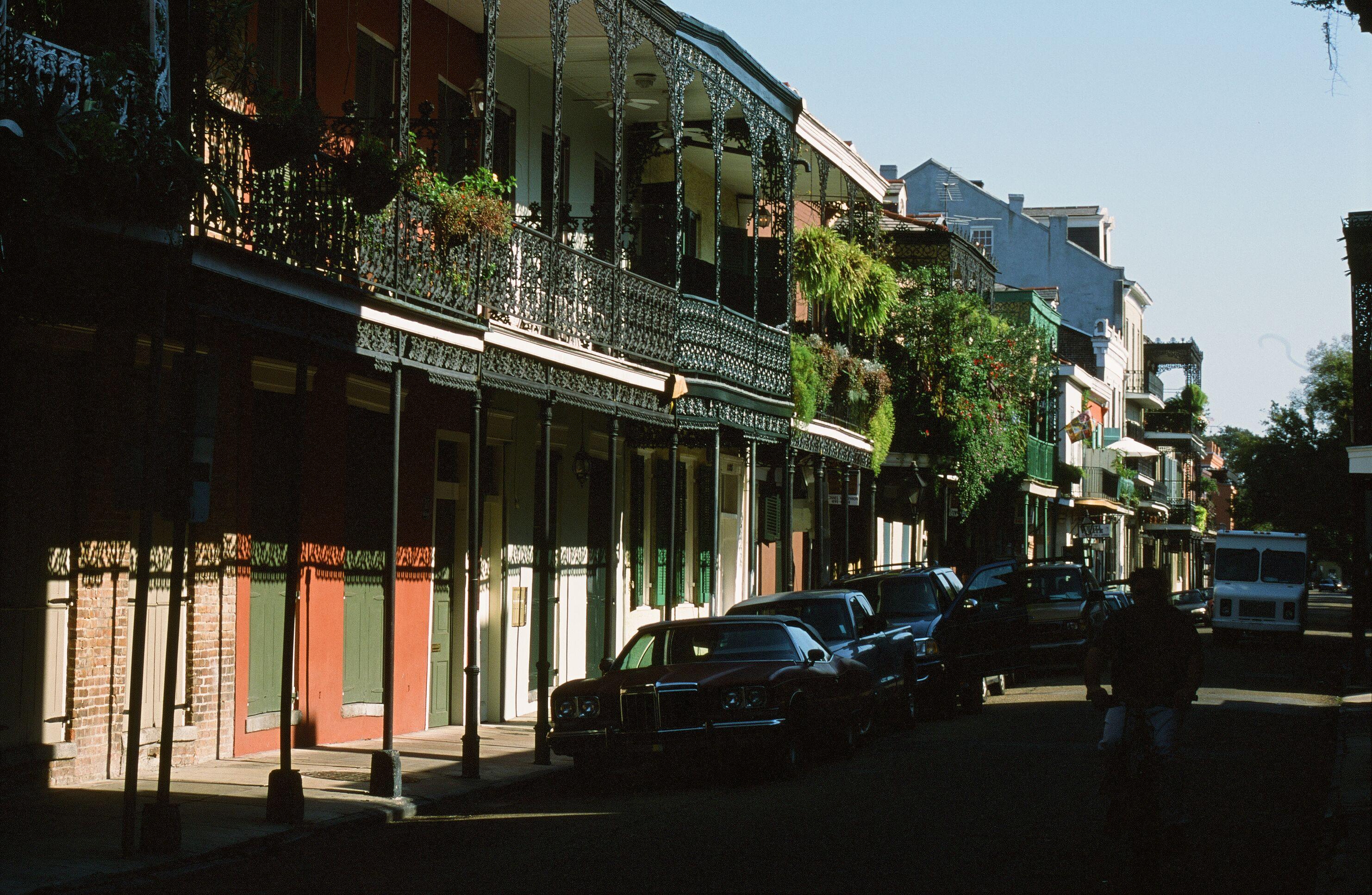 New Orleans restaurant shooting kills waiter, wounds Chicago tourist ...