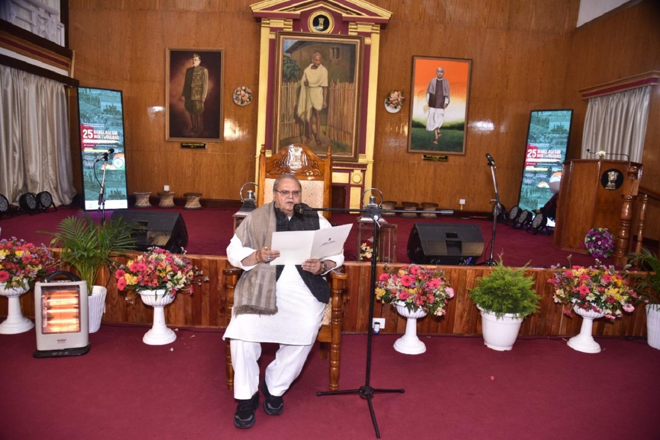 Why former J&K Guv Satyapal Malik may be taking Modi's critics for a ... Why former J&K Guv Satyapal Malik may be taking Modi's critics for a ...