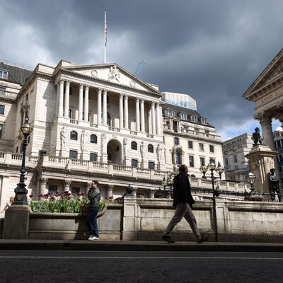 BoE moves closer to first rate cut since 2020, as second official backs ...