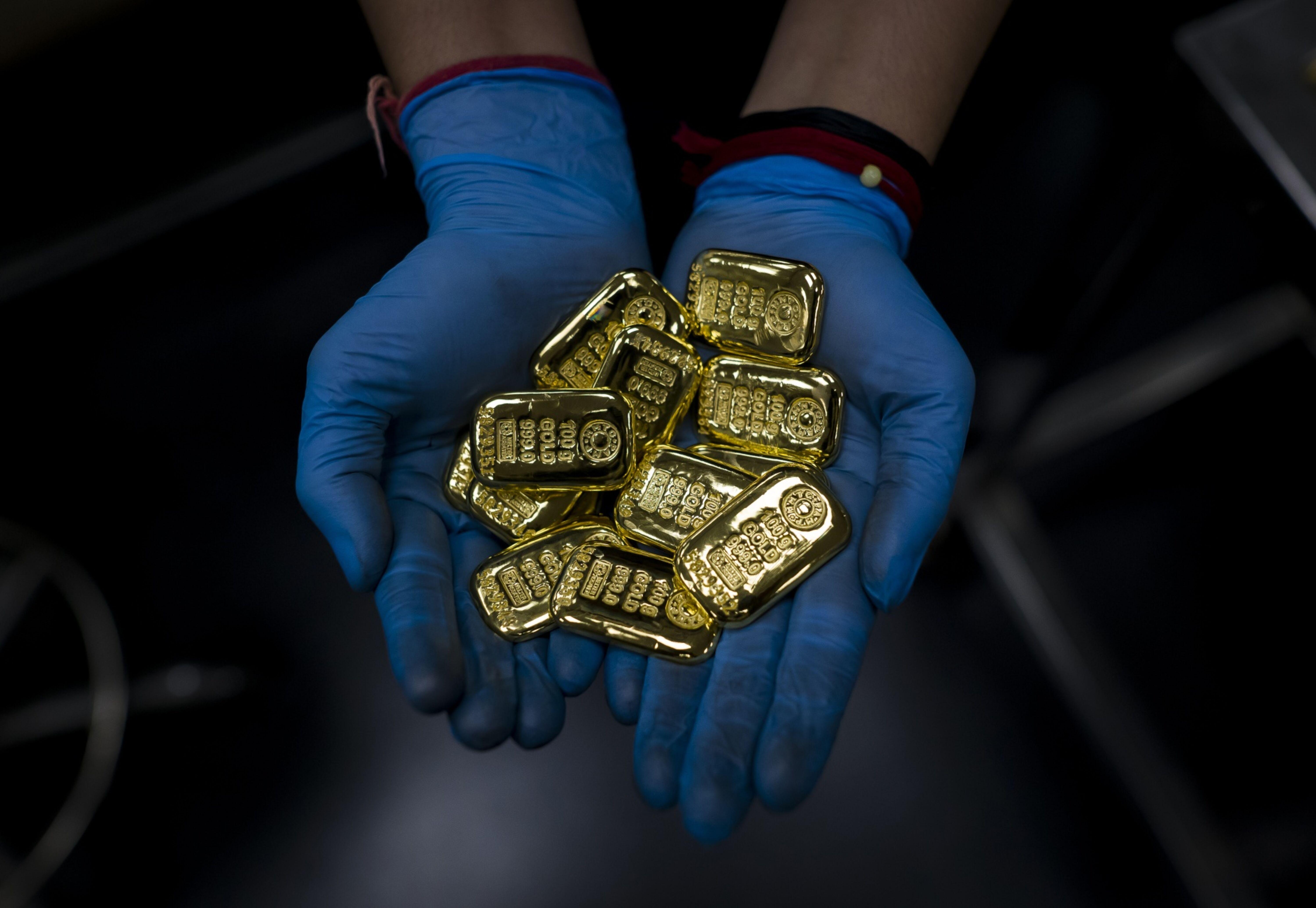 What drives shiny metal's price up or down, explains World Gold Council ...