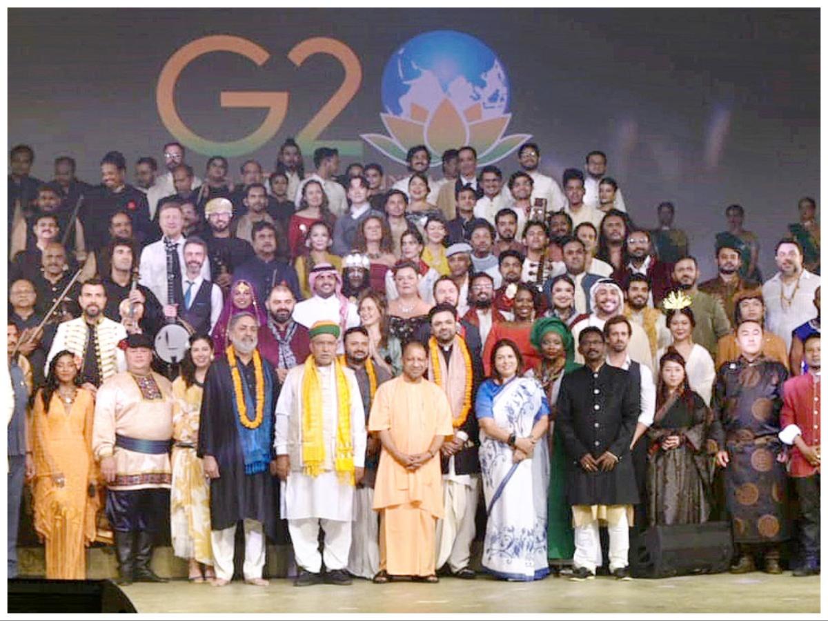 Yogi Adityanath, Lekhi attend cultural event at G20 programme in Varanasi | India News ...